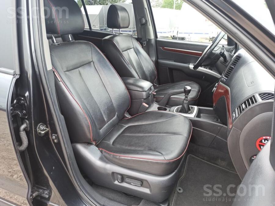 Black Hyundai Santa Fe 2007 in Daugavpils, with an engine capacity of 2.20 L and mileage of 0 thousand km for 4300 €, photo 20 on AUTOMOTO.COM.LV