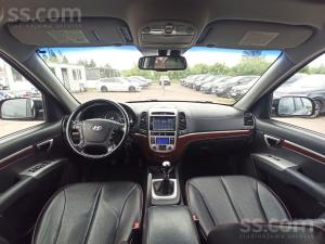 Black Hyundai Santa Fe 2007 in Daugavpils, with an engine capacity of 2.20 L and mileage of 0 thousand km for 4300 €, photo 22 on AUTOMOTO.COM.LV