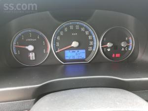 Black Hyundai Santa Fe 2007 in Daugavpils, with an engine capacity of 2.20 L and mileage of 0 thousand km for 4300 €, photo 24 on AUTOMOTO.COM.LV