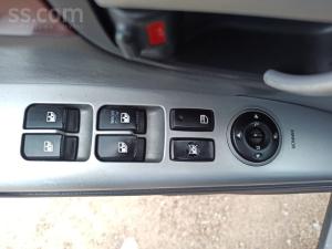 Black Hyundai Santa Fe 2007 in Daugavpils, with an engine capacity of 2.20 L and mileage of 0 thousand km for 4300 €, photo 25 on AUTOMOTO.COM.LV
