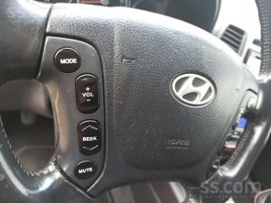 Black Hyundai Santa Fe 2007 in Daugavpils, with an engine capacity of 2.20 L and mileage of 0 thousand km for 4300 €, photo 27 on AUTOMOTO.COM.LV