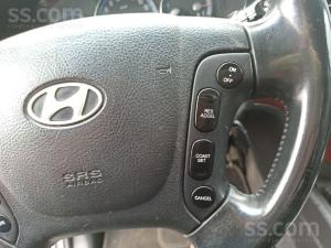 Black Hyundai Santa Fe 2007 in Daugavpils, with an engine capacity of 2.20 L and mileage of 0 thousand km for 4300 €, photo 28 on AUTOMOTO.COM.LV