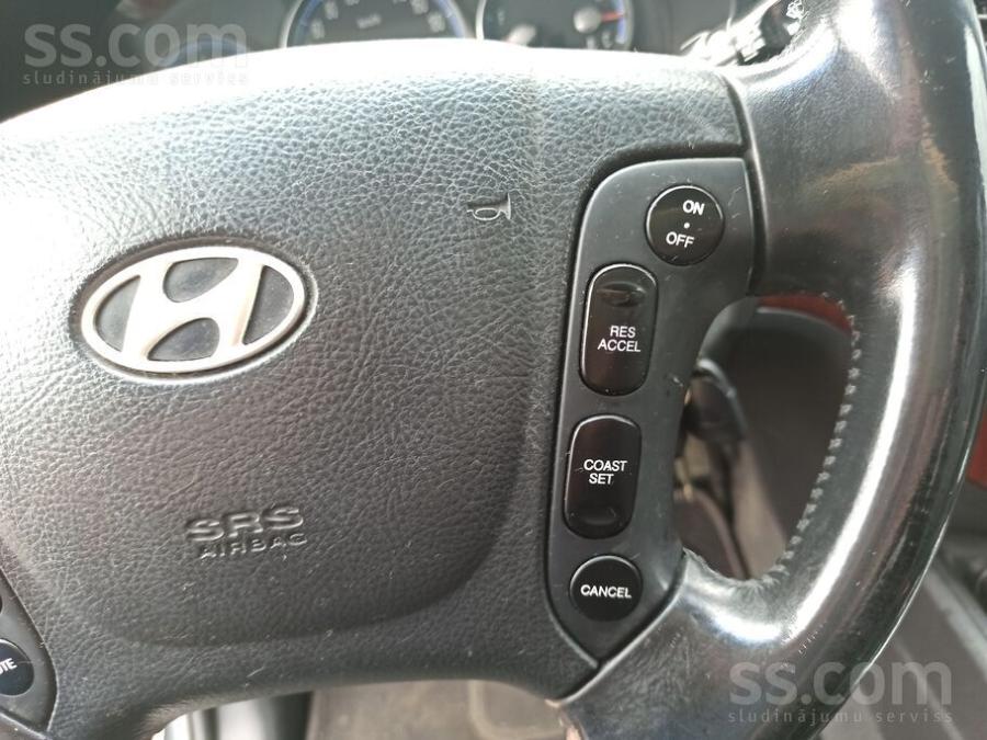 Black Hyundai Santa Fe 2007 in Daugavpils, with an engine capacity of 2.20 L and mileage of 0 thousand km for 4300 €, photo 28 on AUTOMOTO.COM.LV