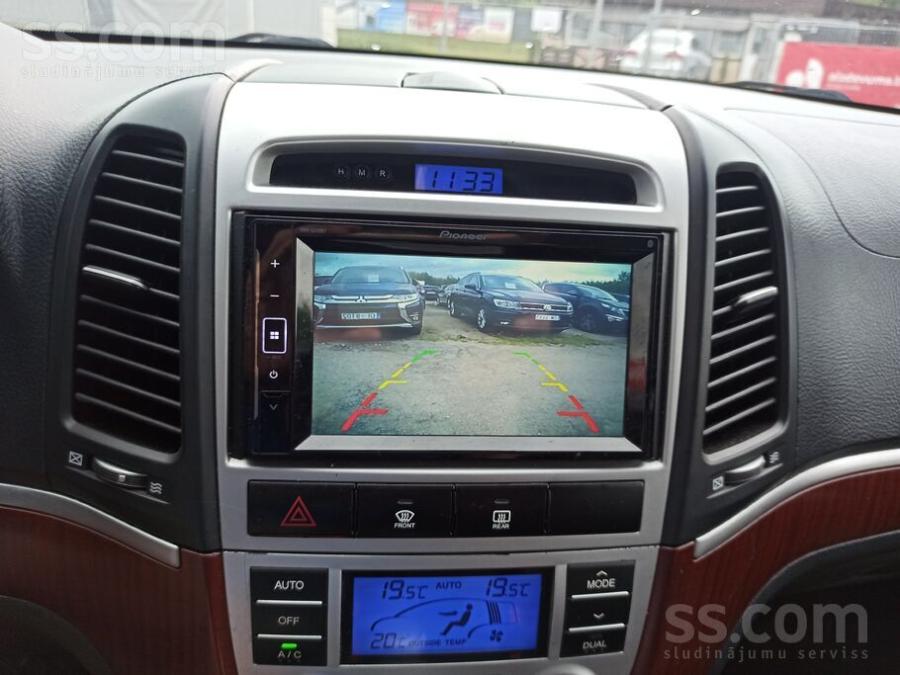 Black Hyundai Santa Fe 2007 in Daugavpils, with an engine capacity of 2.20 L and mileage of 0 thousand km for 4300 €, photo 31 on AUTOMOTO.COM.LV
