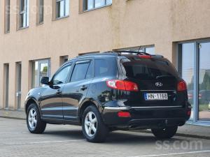 Melns Hyundai Santa Fe 2007 Jelgava, ar dzinēja tilpumu 2.20 L un nobraukumu 304 tūkst. km par 3290 €, foto 5 vietnē AUTOMOTO.COM.LV