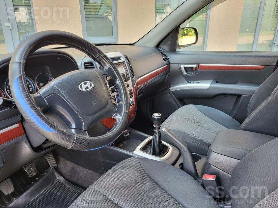 Melns Hyundai Santa Fe 2007 Jelgava, ar dzinēja tilpumu 2.20 L un nobraukumu 304 tūkst. km par 3290 €, foto 12 vietnē AUTOMOTO.COM.LV