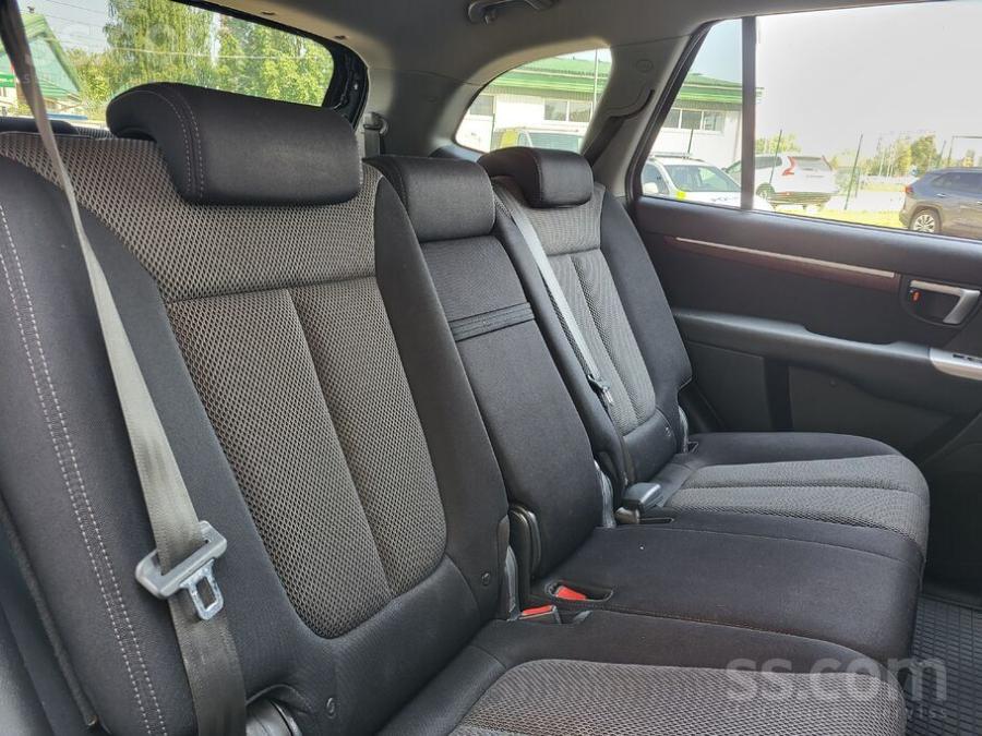 Melns Hyundai Santa Fe 2007 Jelgava, ar dzinēja tilpumu 2.20 L un nobraukumu 304 tūkst. km par 3290 €, foto 15 vietnē AUTOMOTO.COM.LV