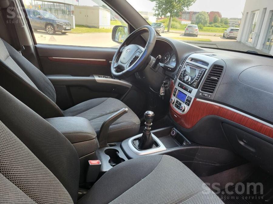 Melns Hyundai Santa Fe 2007 Jelgava, ar dzinēja tilpumu 2.20 L un nobraukumu 304 tūkst. km par 3290 €, foto 18 vietnē AUTOMOTO.COM.LV