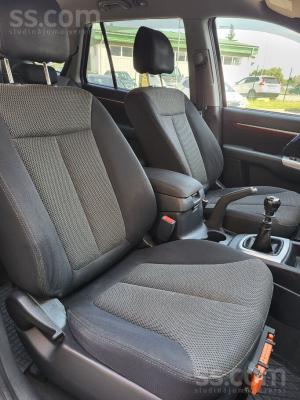 Melns Hyundai Santa Fe 2007 Jelgava, ar dzinēja tilpumu 2.20 L un nobraukumu 304 tūkst. km par 3290 €, foto 19 vietnē AUTOMOTO.COM.LV