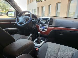 Melns Hyundai Santa Fe 2007 Jelgava, ar dzinēja tilpumu 2.20 L un nobraukumu 304 tūkst. km par 3290 €, foto 20 vietnē AUTOMOTO.COM.LV