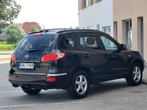 Black Hyundai Santa Fe 2007 in Jelgava, with an engine capacity of 2.20 L and mileage of 304 thousand km for 3290 €, photo 10 on AUTOMOTO.COM.LV