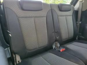 Black Hyundai Santa Fe 2007 in Jelgava, with an engine capacity of 2.20 L and mileage of 304 thousand km for 3290 €, photo 16 on AUTOMOTO.COM.LV