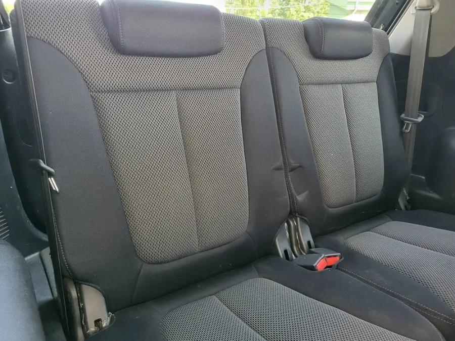 Black Hyundai Santa Fe 2007 in Jelgava, with an engine capacity of 2.20 L and mileage of 304 thousand km for 3290 €, photo 16 on AUTOMOTO.COM.LV