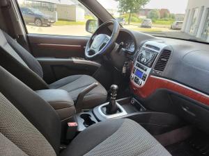 Black Hyundai Santa Fe 2007 in Jelgava, with an engine capacity of 2.20 L and mileage of 304 thousand km for 3290 €, photo 18 on AUTOMOTO.COM.LV