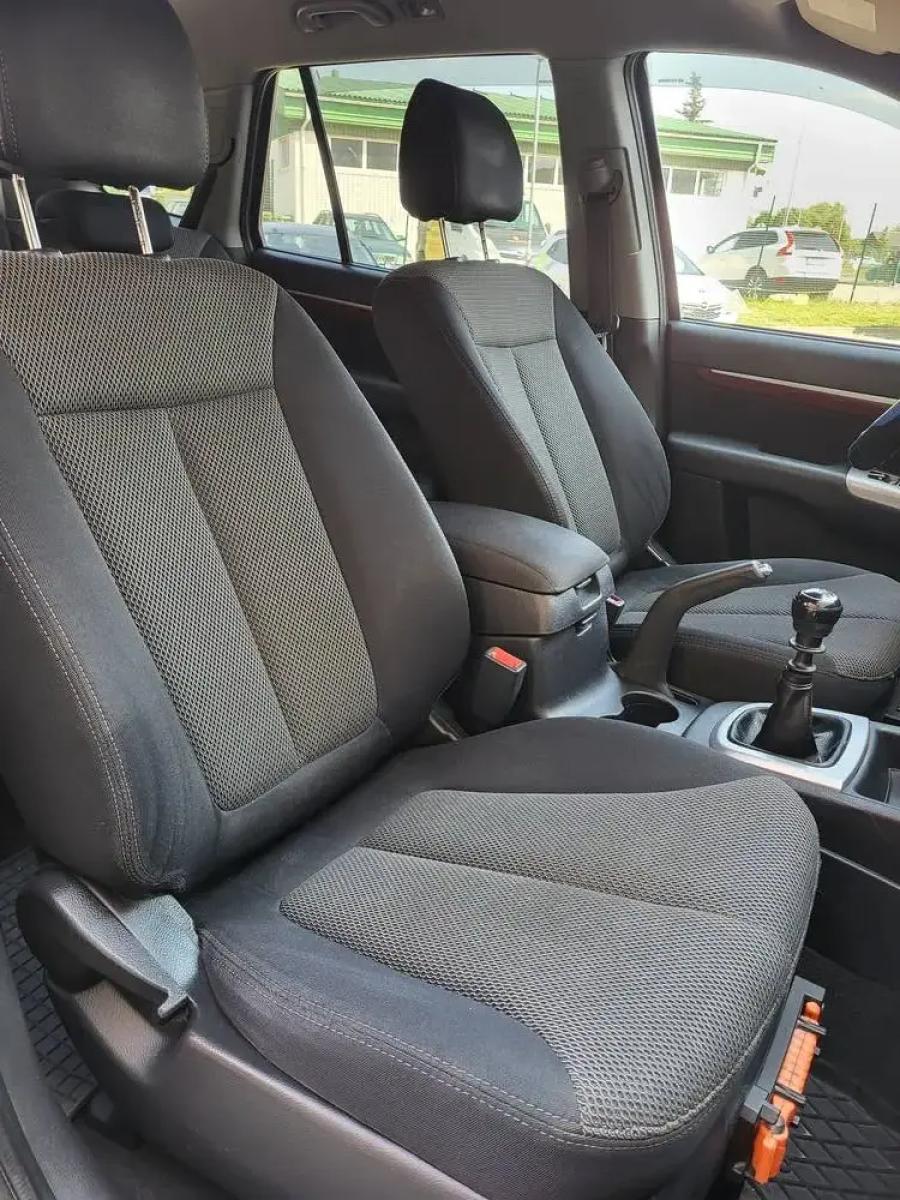 Black Hyundai Santa Fe 2007 in Jelgava, with an engine capacity of 2.20 L and mileage of 304 thousand km for 3290 €, photo 19 on AUTOMOTO.COM.LV
