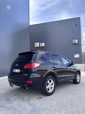 Melns Hyundai Santa Fe 2007 Šauļi, ar dzinēja tilpumu 2.19 L un nobraukumu 329 tūkst. km par 3250 €, foto 3 vietnē AUTOMOTO.COM.LV