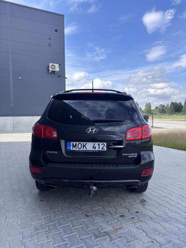Melns Hyundai Santa Fe 2007 Šauļi, ar dzinēja tilpumu 2.19 L un nobraukumu 329 tūkst. km par 3250 €, foto 3 vietnē AUTOMOTO.COM.LV