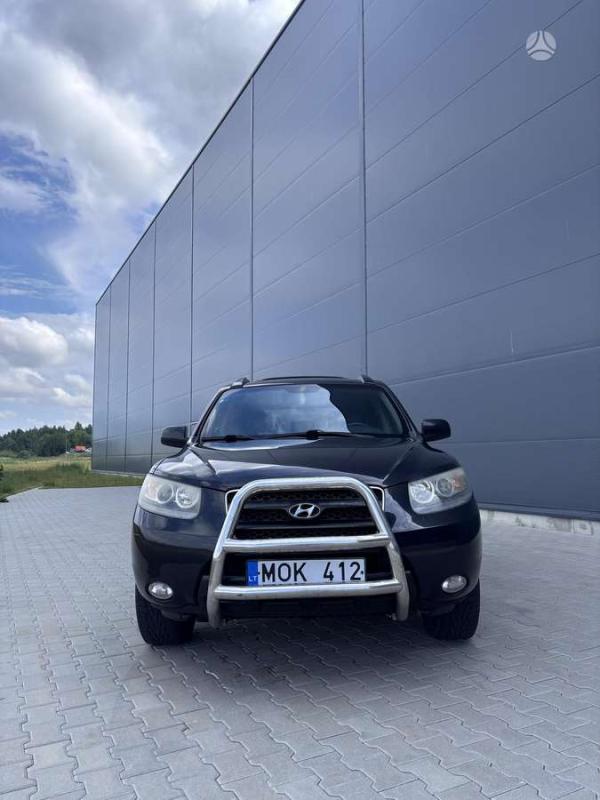 Melns Hyundai Santa Fe 2007 Šauļi, ar dzinēja tilpumu 2.19 L un nobraukumu 329 tūkst. km par 3250 €, foto 5 vietnē AUTOMOTO.COM.LV