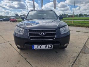 Melns Hyundai Santa Fe 2007 Panevēža, ar dzinēja tilpumu 2.19 L un nobraukumu 220 tūkst. km par 2999 €, foto  vietnē AUTOMOTO.COM.LV