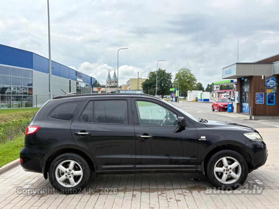 Melns Hyundai Santa Fe 2007 Rapla, ar dzinēja tilpumu 2.20 L un nobraukumu 0 tūkst. km par 1800 €, foto 3 vietnē AUTOMOTO.COM.LV