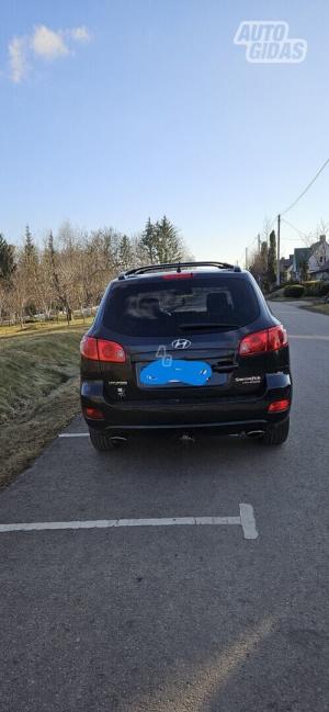 Black Hyundai Santa Fe 2007 in Pasvalys, with an engine capacity of 2.20 L and mileage of 289 thousand km for 3500 €, photo 4 on AUTOMOTO.COM.LV