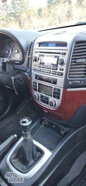 Black Hyundai Santa Fe 2007 in Pasvalys, with an engine capacity of 2.20 L and mileage of 289 thousand km for 3500 €, photo 5 on AUTOMOTO.COM.LV