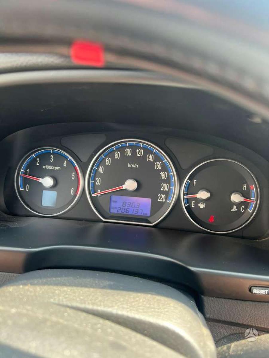 Melns Hyundai Santa Fe 2007 Marijampole, ar dzinēja tilpumu 2.19 L un nobraukumu 206 tūkst. km par 3650 €, foto 14 vietnē AUTOMOTO.COM.LV
