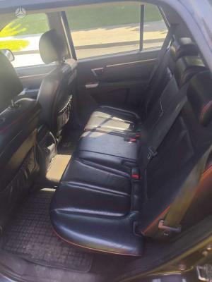 Black Hyundai Santa Fe 2007 in Vilnius, with an engine capacity of 2.19 L and mileage of 320 thousand km for 1750 €, photo 7 on AUTOMOTO.COM.LV