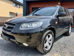 Black Hyundai Santa Fe 2007 in Marijampole, with an engine capacity of 2.19 L and mileage of 245 thousand km for 4490 €, photo 3 on AUTOMOTO.COM.LV
