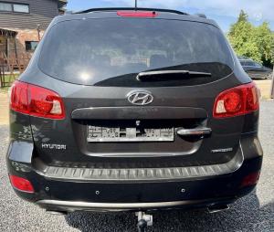 Black Hyundai Santa Fe 2007 in Marijampole, with an engine capacity of 2.19 L and mileage of 245 thousand km for 4490 €, photo 9 on AUTOMOTO.COM.LV