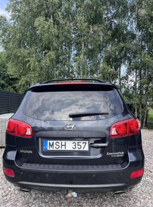 Black Hyundai Santa Fe 2007 in Klaipeda, with an engine capacity of 2.19 L and mileage of 317 thousand km for 2800 €, photo 3 on AUTOMOTO.COM.LV