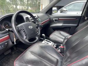 Black Hyundai Santa Fe 2007 in Klaipeda, with an engine capacity of 2.19 L and mileage of 317 thousand km for 2800 €, photo 7 on AUTOMOTO.COM.LV