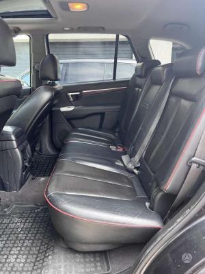 Black Hyundai Santa Fe 2007 in Klaipeda, with an engine capacity of 2.19 L and mileage of 317 thousand km for 2800 €, photo 8 on AUTOMOTO.COM.LV