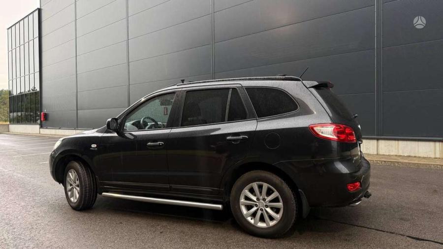 Black Hyundai Santa Fe 2007 in Kaunas, with an engine capacity of 2.19 L and mileage of 3 thousand km for 3650 €, photo 4 on AUTOMOTO.COM.LV