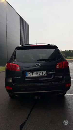 Black Hyundai Santa Fe 2007 in Kaunas, with an engine capacity of 2.19 L and mileage of 3 thousand km for 3650 €, photo 5 on AUTOMOTO.COM.LV