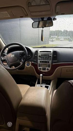 Black Hyundai Santa Fe 2007 in Kaunas, with an engine capacity of 2.19 L and mileage of 3 thousand km for 3650 €, photo 16 on AUTOMOTO.COM.LV