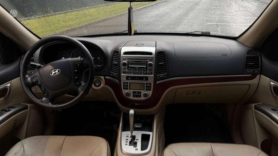 Black Hyundai Santa Fe 2007 in Kaunas, with an engine capacity of 2.19 L and mileage of 3 thousand km for 3650 €, photo 17 on AUTOMOTO.COM.LV