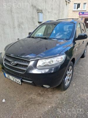Melns Hyundai Santa Fe 2007 Daugavpils, ar dzinēja tilpumu 2.20 L un nobraukumu 290 tūkst. km par 2900 €, foto  vietnē AUTOMOTO.COM.LV