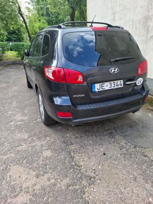 Melns Hyundai Santa Fe 2007 Daugavpils, ar dzinēja tilpumu 2.20 L un nobraukumu 290 tūkst. km par 2900 €, foto 3 vietnē AUTOMOTO.COM.LV