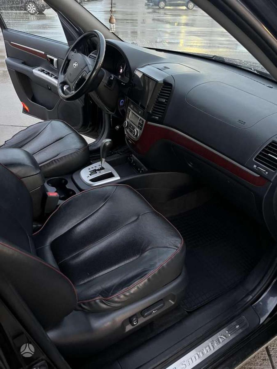 Melns Hyundai Santa Fe 2007 Viļņa, ar dzinēja tilpumu 2.19 L un nobraukumu 332 tūkst. km par 3000 €, foto 15 vietnē AUTOMOTO.COM.LV