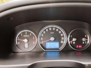 Black Hyundai Santa Fe 2007 in Vilnius, with an engine capacity of 2.19 L and mileage of 326 thousand km for 2950 €, photo 19 on AUTOMOTO.COM.LV