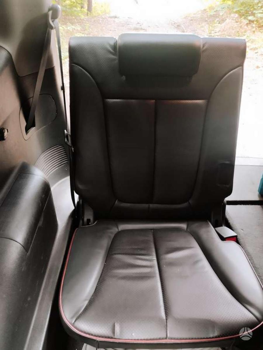 Black Hyundai Santa Fe 2007 in Vilnius, with an engine capacity of 2.19 L and mileage of 326 thousand km for 2950 €, photo 26 on AUTOMOTO.COM.LV