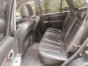 Black Hyundai Santa Fe 2007 in Vilnius, with an engine capacity of 2.19 L and mileage of 326 thousand km for 2950 €, photo 30 on AUTOMOTO.COM.LV