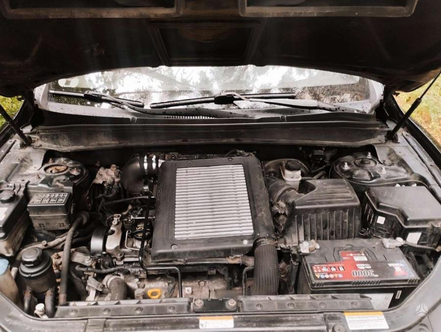 Black Hyundai Santa Fe 2007 in Vilnius, with an engine capacity of 2.19 L and mileage of 326 thousand km for 2950 €, photo 33 on AUTOMOTO.COM.LV