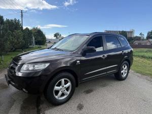 Black Hyundai Santa Fe 2007 in Marijampole, with an engine capacity of 2.19 L and mileage of 242 thousand km for 2999 €, photo 4 on AUTOMOTO.COM.LV