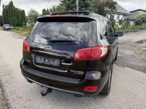 Black Hyundai Santa Fe 2007 in Marijampole, with an engine capacity of 2.19 L and mileage of 242 thousand km for 2999 €, photo 7 on AUTOMOTO.COM.LV