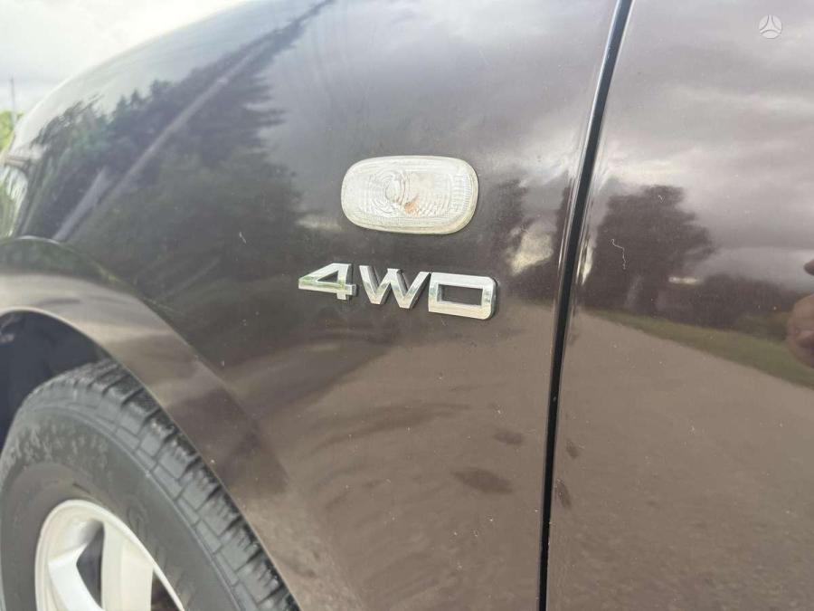 Black Hyundai Santa Fe 2007 in Marijampole, with an engine capacity of 2.19 L and mileage of 242 thousand km for 2999 €, photo 10 on AUTOMOTO.COM.LV