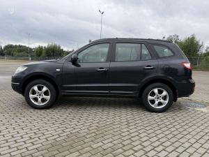 Black Hyundai Santa Fe 2007 in Marijampole, with an engine capacity of 2.19 L and mileage of 242 thousand km for 2950 €, photo 3 on AUTOMOTO.COM.LV