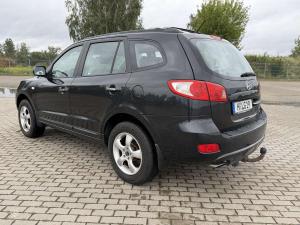 Black Hyundai Santa Fe 2007 in Marijampole, with an engine capacity of 2.19 L and mileage of 242 thousand km for 2950 €, photo 4 on AUTOMOTO.COM.LV