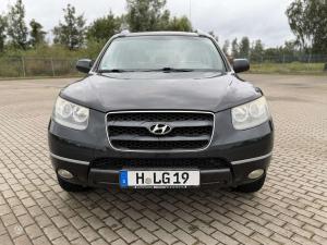 Black Hyundai Santa Fe 2007 in Marijampole, with an engine capacity of 2.19 L and mileage of 242 thousand km for 2950 €, photo 9 on AUTOMOTO.COM.LV